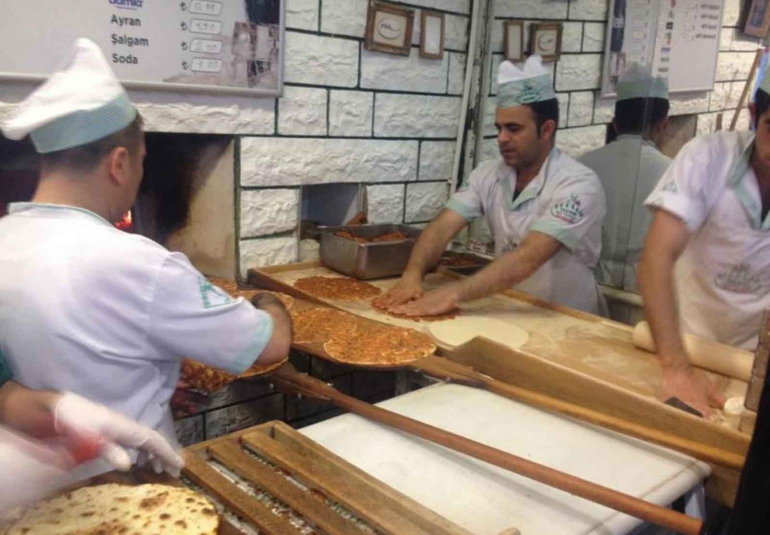 Best Lahmacun in Istanbul: 6 Outstanding Lahmacun Places