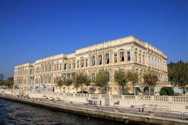 Palaces in Istanbul: The 10 Stunning Royal Ottoman Palaces