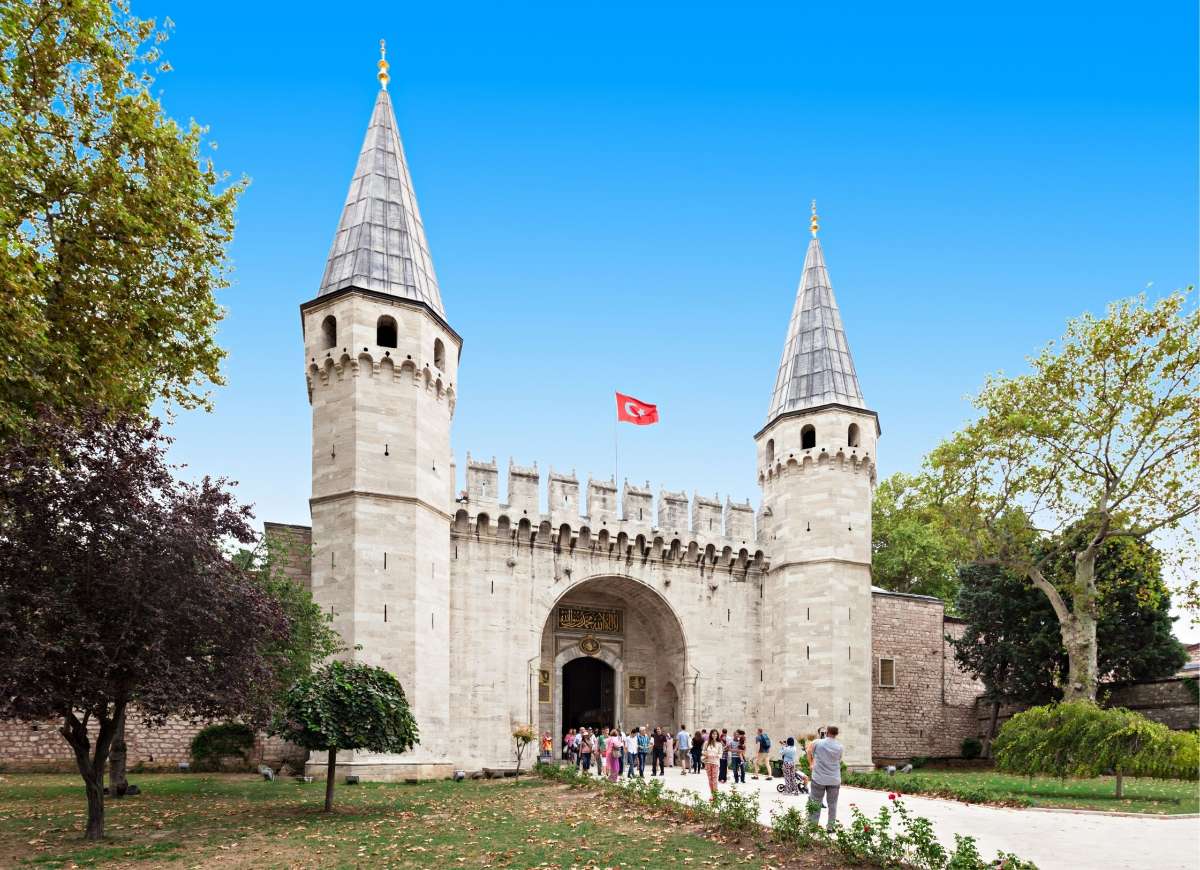 Palaces in Istanbul: The 10 Stunning Royal Ottoman Palaces