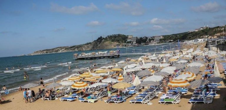 16 Most Beautiful Beaches in Istanbul (Public & Private)